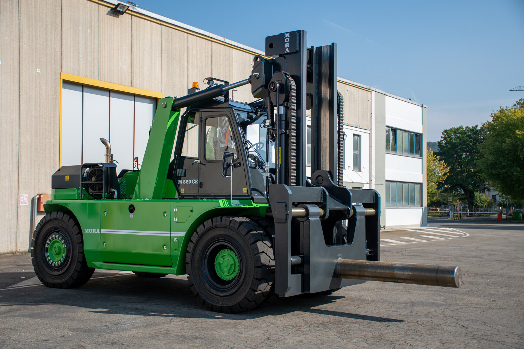 Chariot élévateur sur mesure - Mora France
