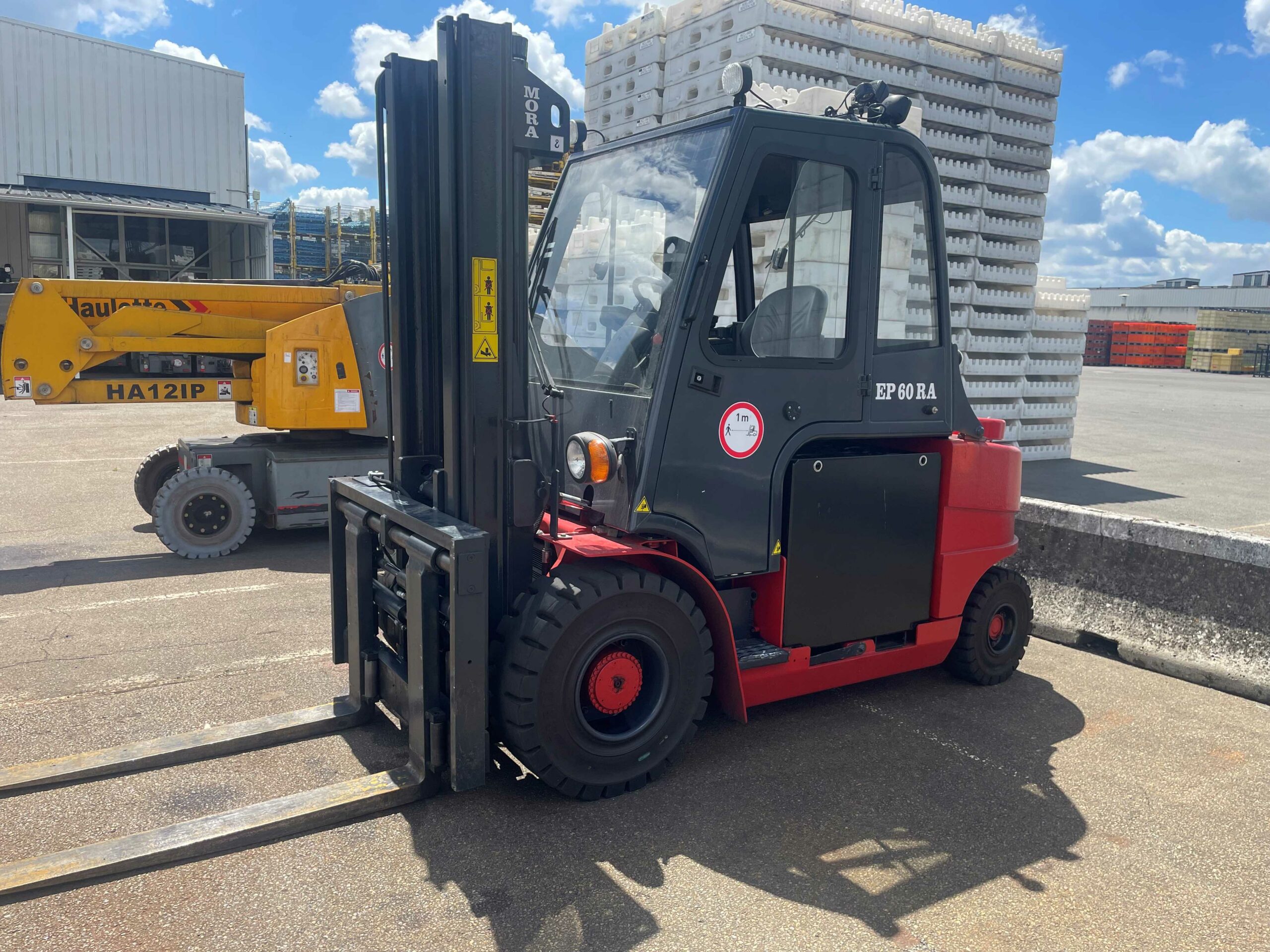 Chariot électrique compact EP60RA (Disponible à la location) - Mora France