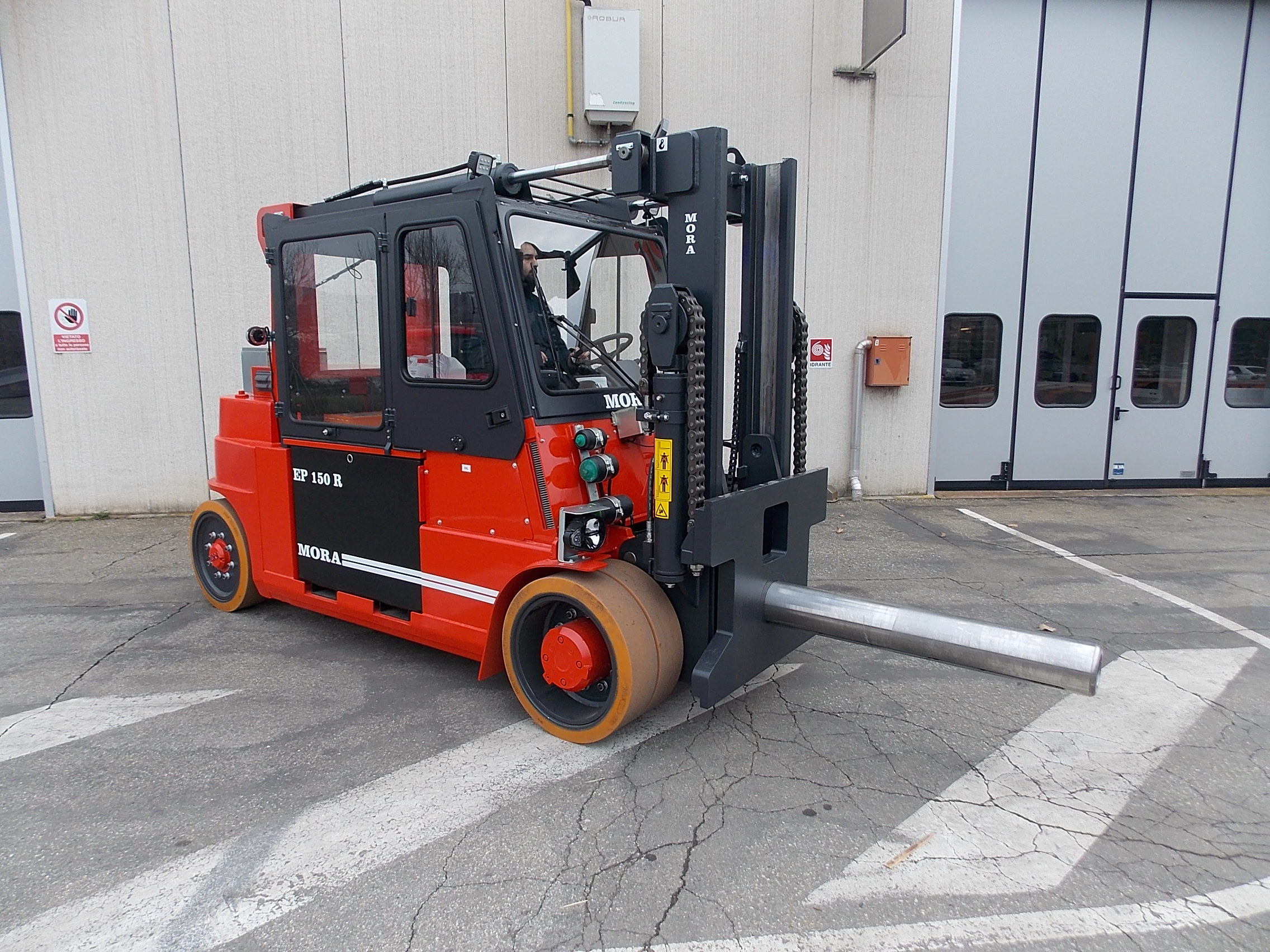 MORA France : Chariots élévateurs de 5 à 32 tonnes